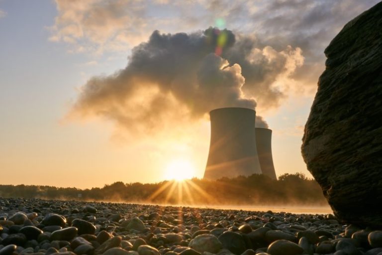 Nuclear vs. Fossil Fuels | Sustainability & Efficiency